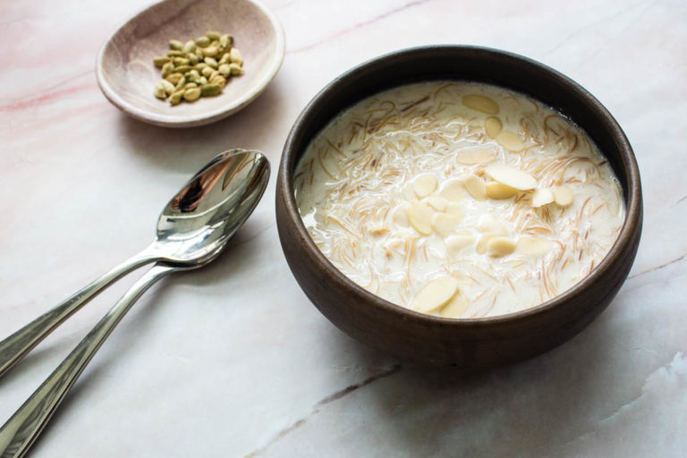 Easy Seviyan (Sawaiyan) Recipe - Pakistani Sweet Vermicelli with Milk ...