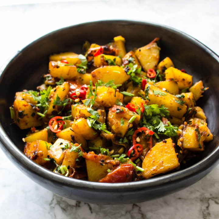 Spicy Aloo Sabzi (Potato Curry) - Pakistan Eats