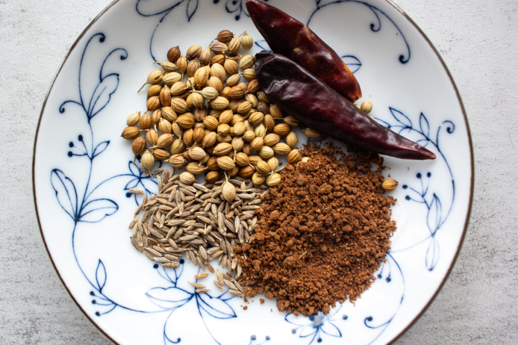 Quick Khara Masala Keema (Ground Beef with Whole Spices) - Pakistan Eats