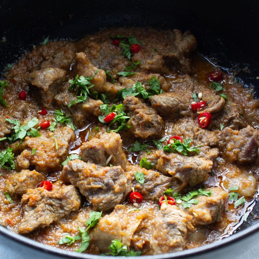 One-Pot Bhuna Gosht (Slow-Cooked Beef with Yogurt) - Pakistan Eats